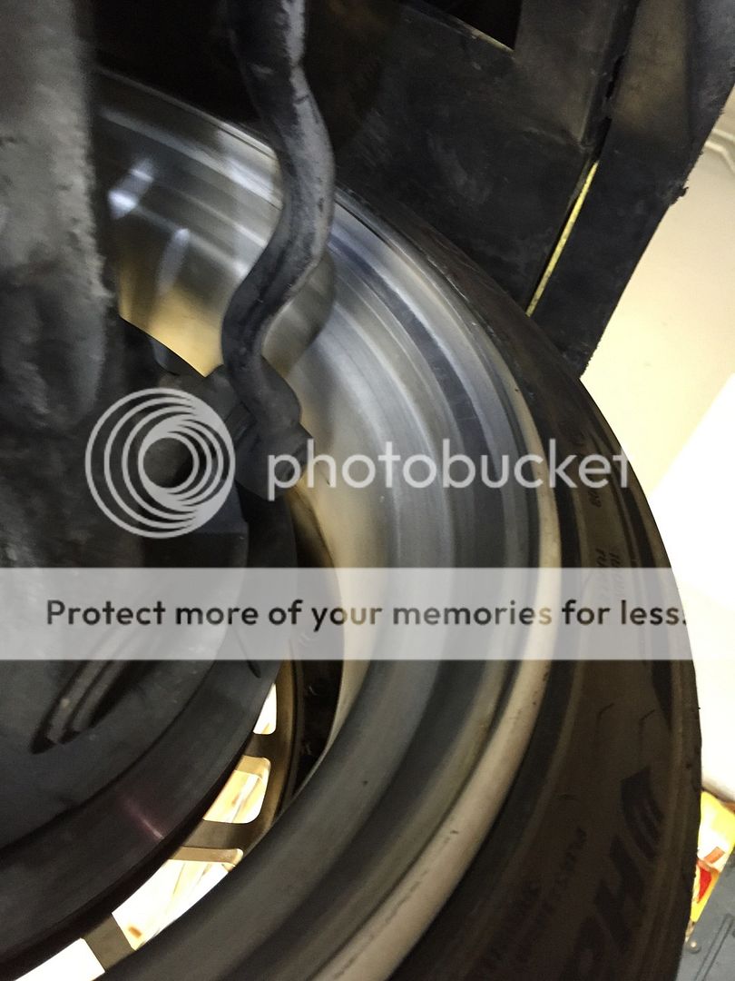 Deep scratches/gouges on the inside of rims